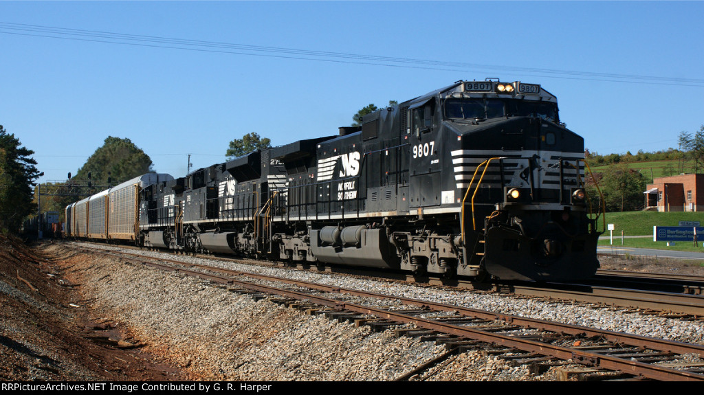 NS 9807 on train 214 northbound at Hurt, VA